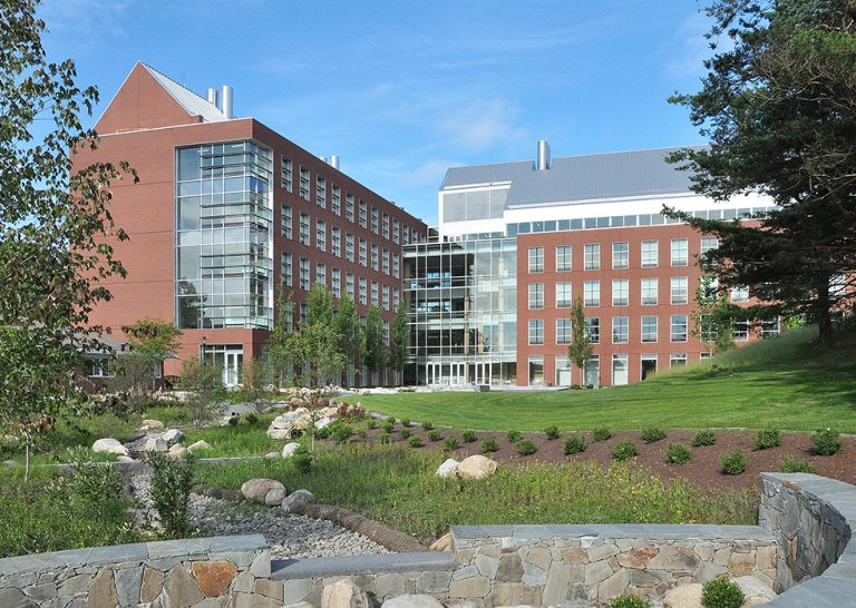 URI Center for Biotechnology & Life Sciences - Pare Corporation